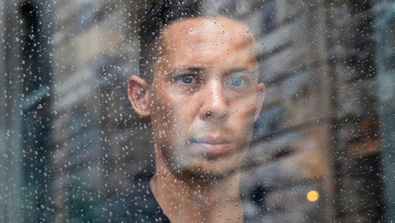 Pascal Engman: »Jag försöker berätta något om världen«